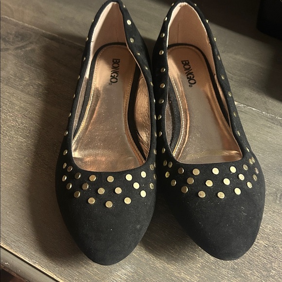 BONGO | Shoes | Bongo Black Shoes With Gold Accents | Poshmark